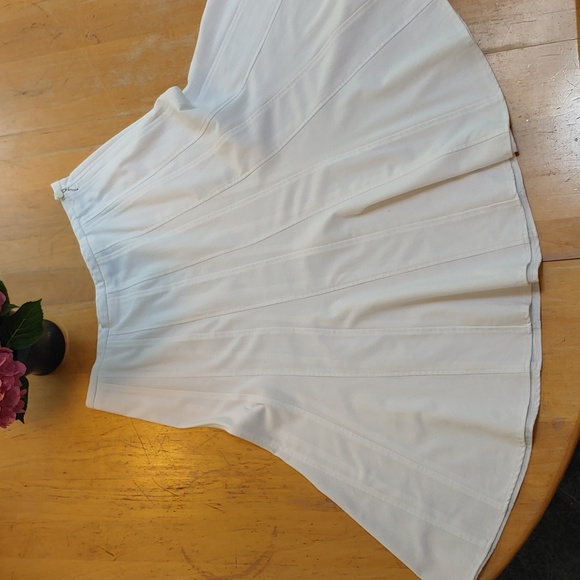 Larry Levine | Skirts | Larry Levine White Skirt With Gored Panels ...